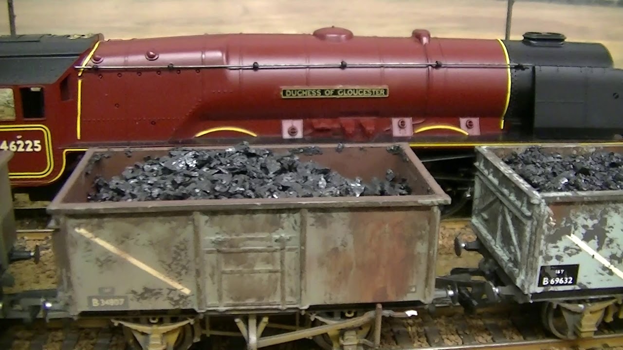Overview of some of my rolling stock and weathering.