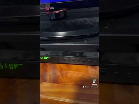 Comparing A VHS Tape On A 1080p TV w/ RCA Hookup & A 4K TV w/ HDMI Hookup