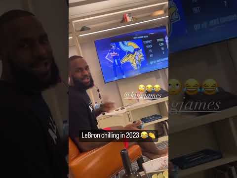How LeBron brought in 2023 π (via @mrs_savannahrj) | #shorts