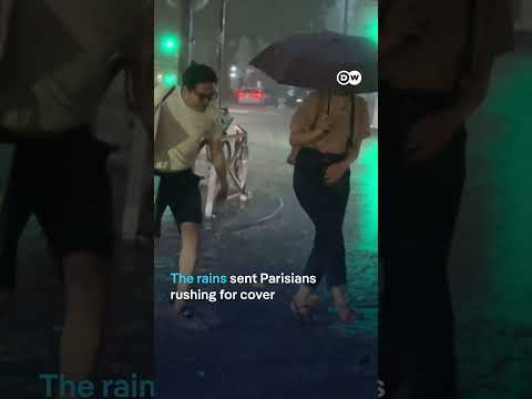Paris hit by heavy rainfall, flash flooding | DW News