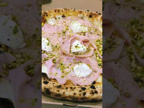 pizza mortadela #mozzarella #mortadella #ricotta #pistachio #napoliatalanta #napoli #italianmusic