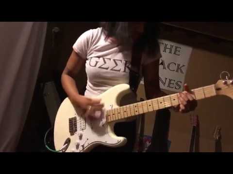 Eva Walker of the Black Tones says Elixir Strings are “Hot!”