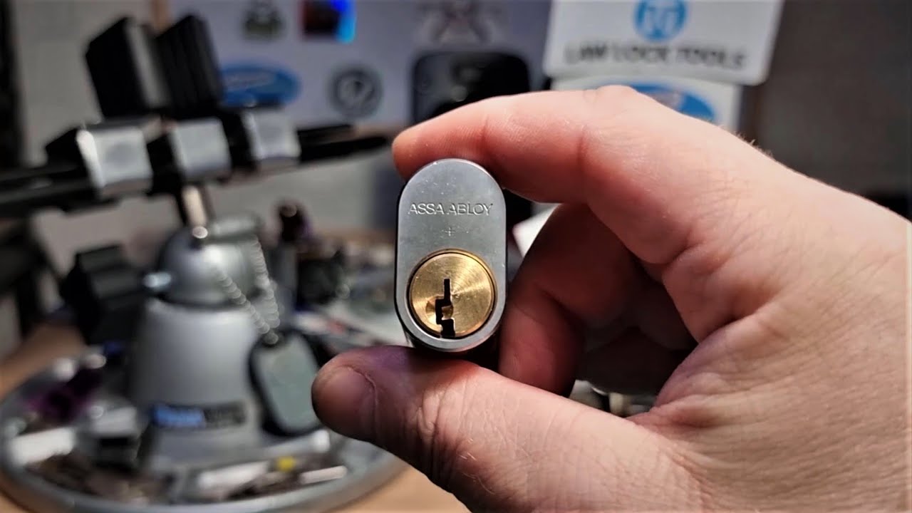 (359) ASSA ABLOY D12 From Rob Lawn Picked Out of the Package