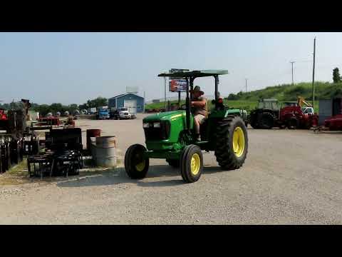 JOHN DEERE 5075E For Sale