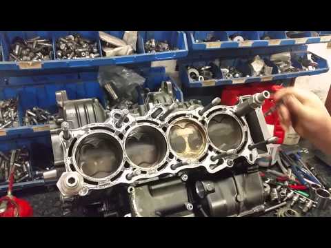 Yamaha yzf-R1 crossplane crank in motion