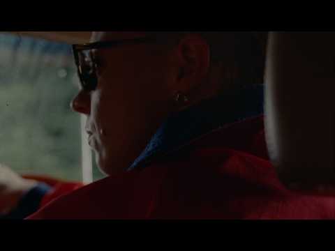 La Roux v "Cabin Fever" ukazuje, jak je snadné se ztratit ve vlastních ...