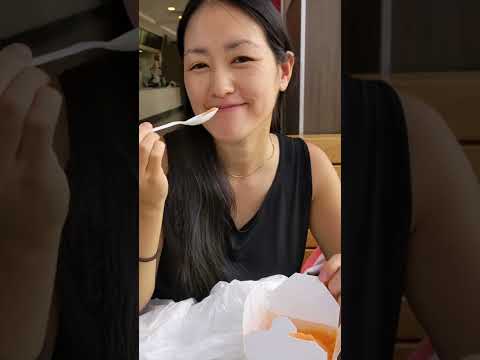 Her First Zippy's MANGO BANGO in HAWAII #shorts #hellofromhawaii