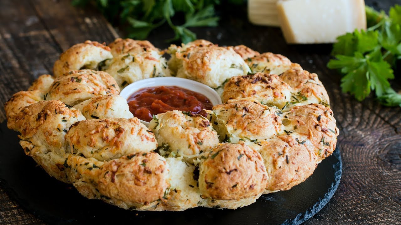 Garlic Cheese Monkey Bread