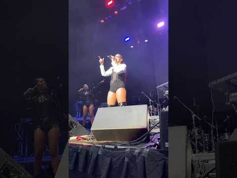 Mya Performing “Ghetto Superstar” Live on Tour