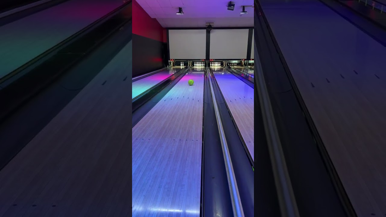 My Daughter first time bowling 🎳😍