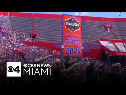 Florida basketball team honored during Gators' spring football game