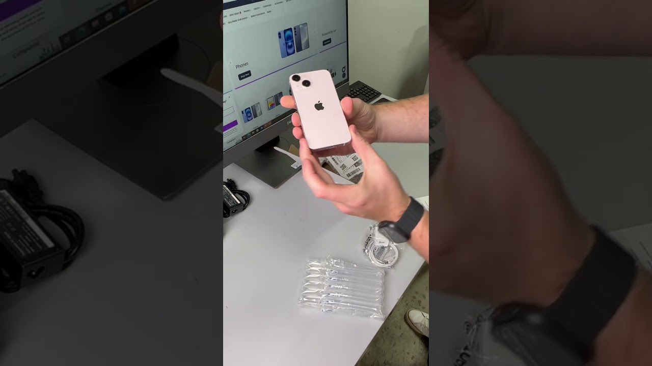 I mean Pink iphone is clean I do not blame her 🤷‍♂️ #strictli #affordabletech