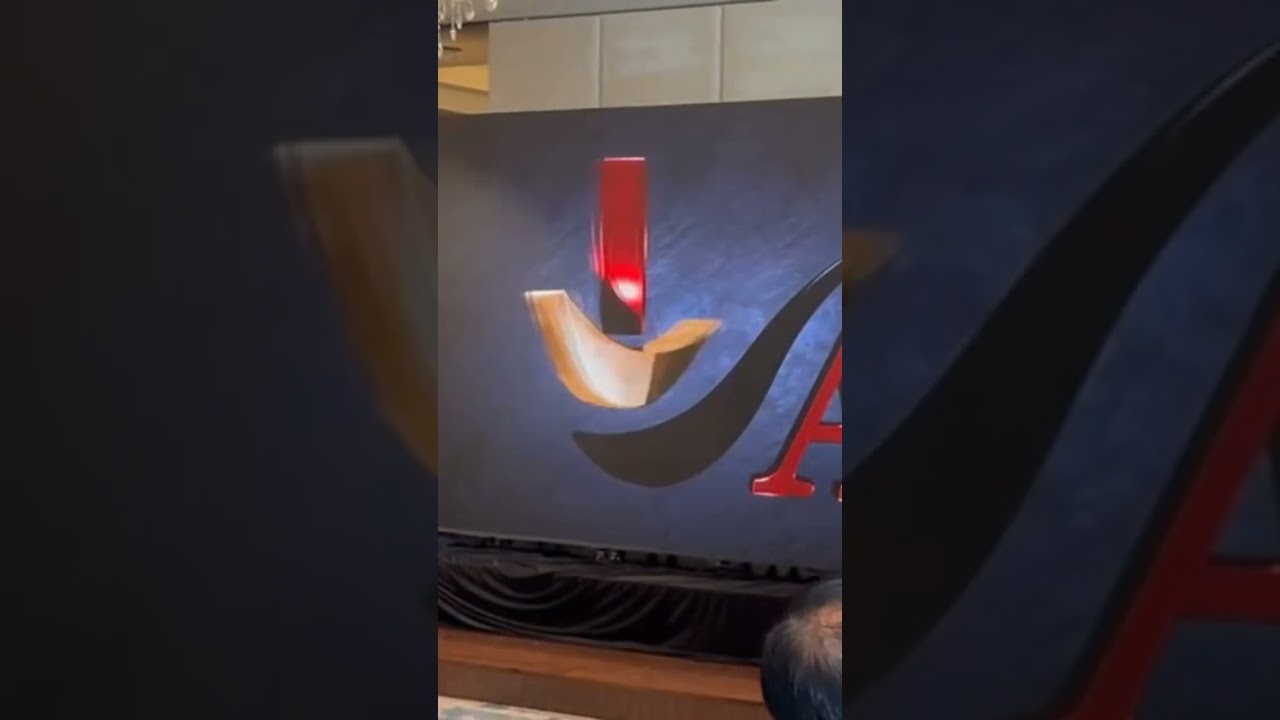 Premier Sarawak unveiling AIRBORNEO logo.