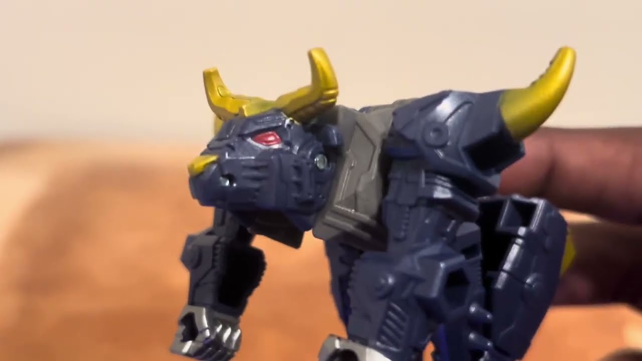 This is bull! | Random Reviews #11 Transformers Cyberworld Megatron