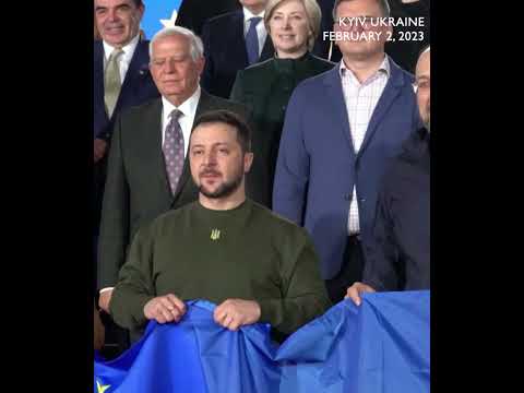 Zelensky, von der Leyen exchange signed flags during Kyiv visit