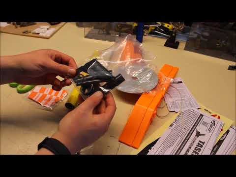 Estes 1491 Taser Rocket Unboxing