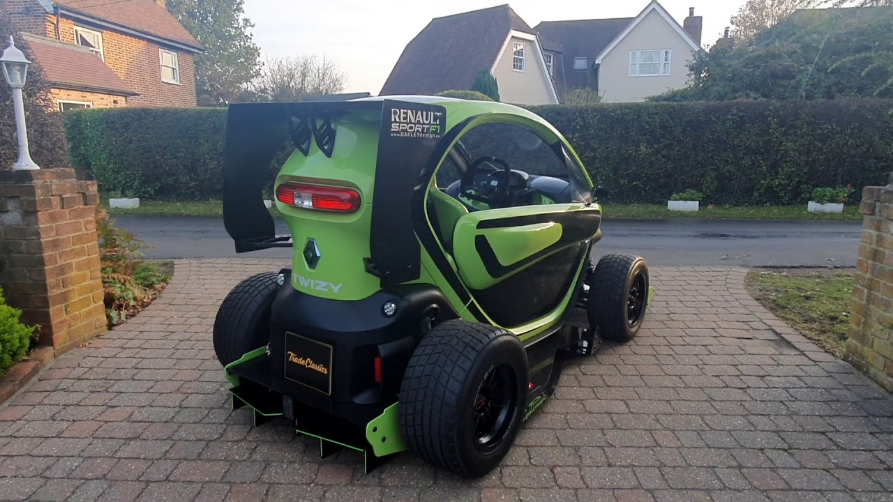 No Love for Rare Electric Racing Microcar, a Renault Twizy F1 Oakley ...