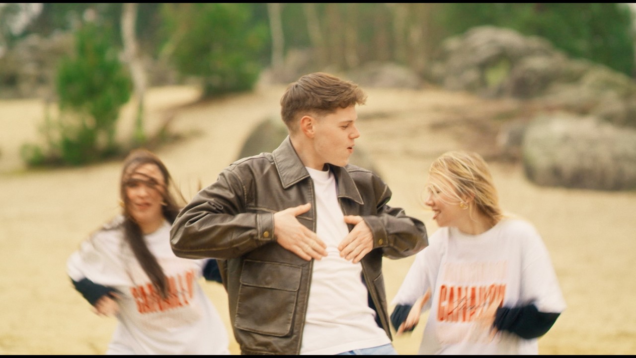 Lyrics & Translations of Ma Reine by Timeo | Popnable