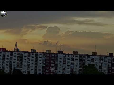 Naplemente zivatarfelhővel én tyndall sugarakkal 2025 4. 23. 4K HDR