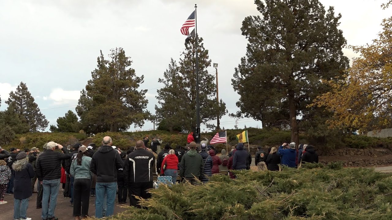 New flagpole dedicated at Bend Vietnam Veterans Memorial after vandalism