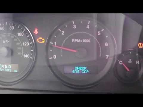 Jeep Grand Cherokee says CHECK GAS CAP whats the issue ? #jeep #cars #mechanic #howto #help