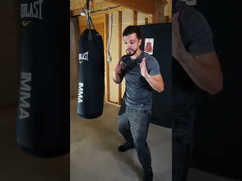 What is the difference between an ORTHODOX stance and a SOUTHPAW stance