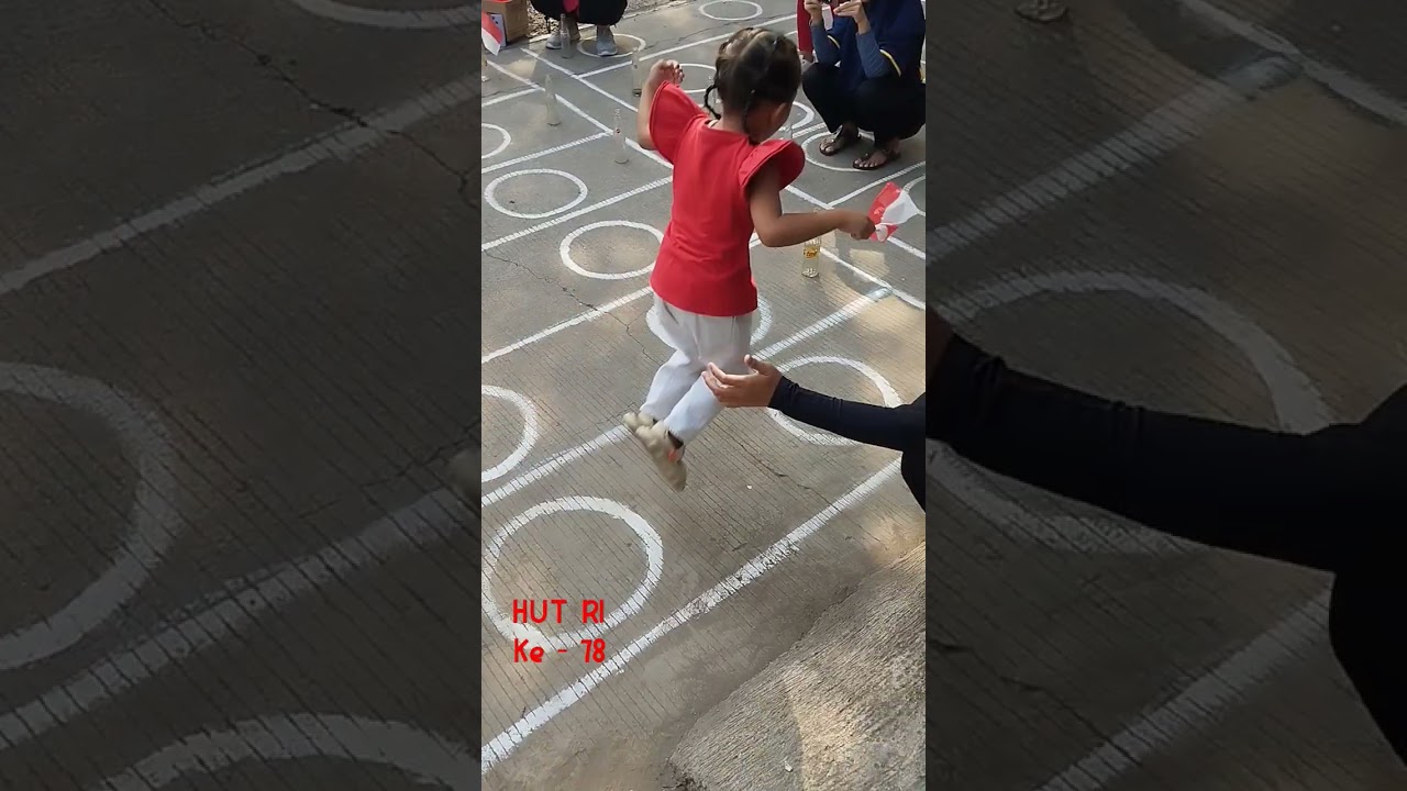 Lomba lompat bawa bendera 🇮🇩 #short #shorts #trending #indonesia #merdeka