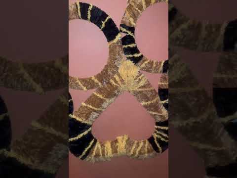How To Make A Cat Dog Paw Wreath With Dollar Tree Frames & Yarn
