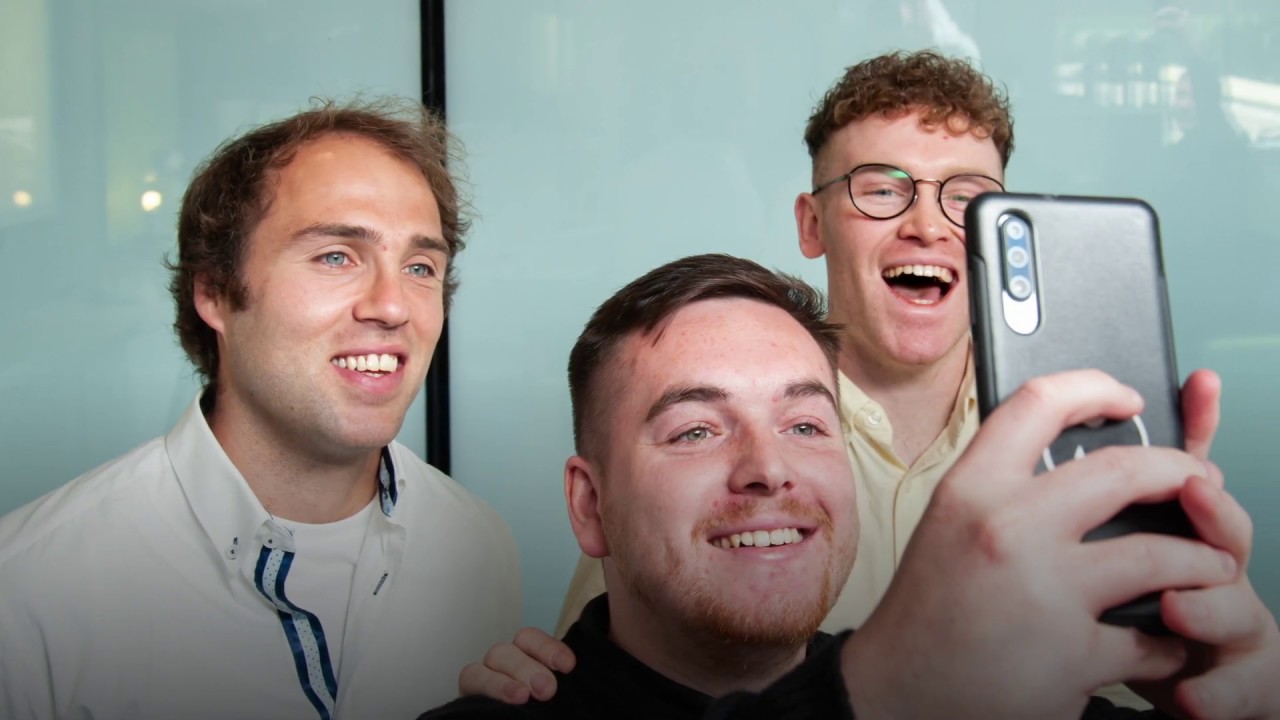 CALLING ALL AMBITIOUS GRADUATES!