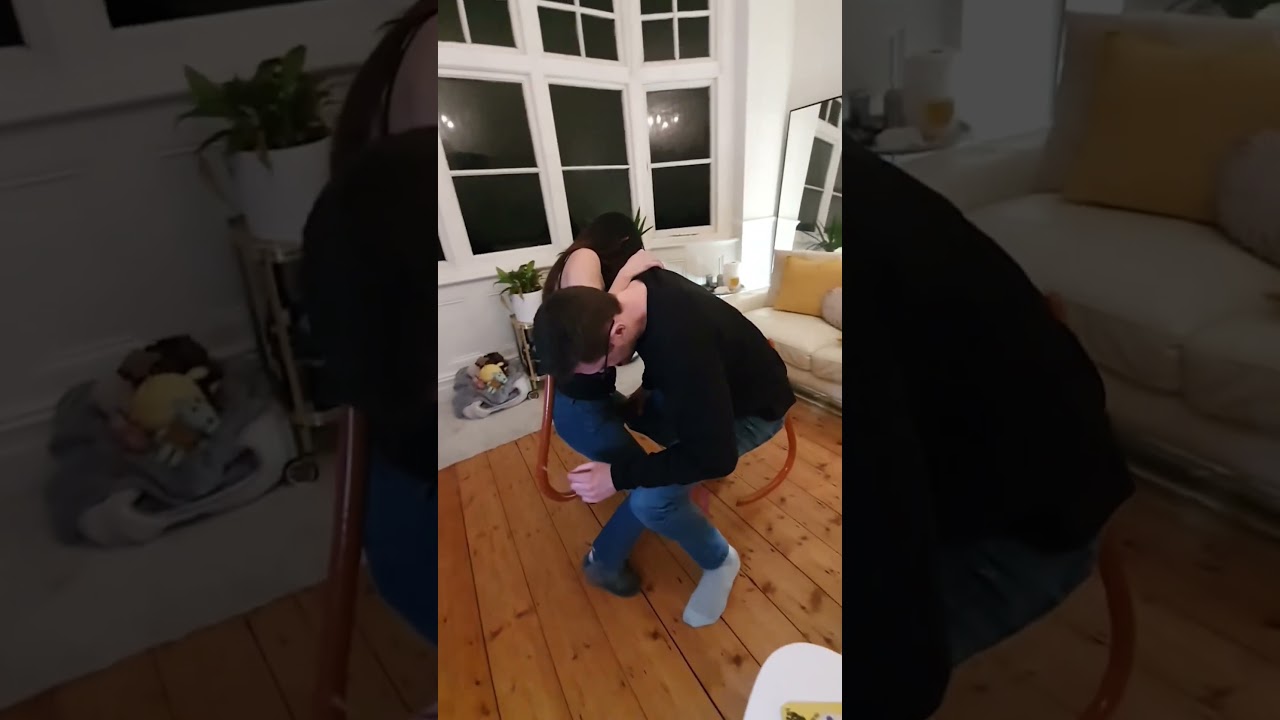 😝 ice breaker 🚨 it’s bananas - the monkey tail game #partygames #drinkinggames2023 #gamenight2023