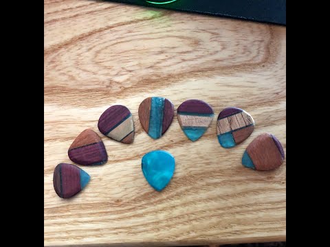 DIY Guitar Picks from wood and epoxy