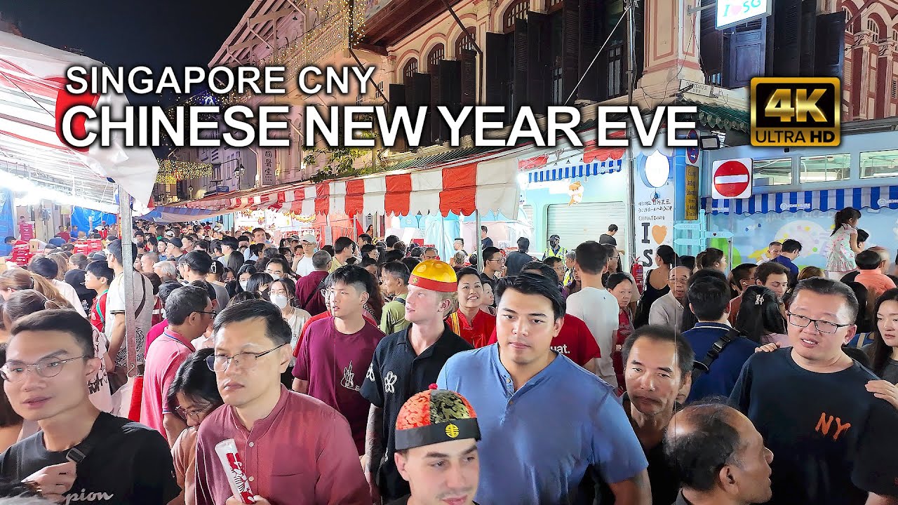 Singapore Chinese New Year Eve 2025 at Chinatown - Insanely Crowded & Countdown Firecrackers! 🧨