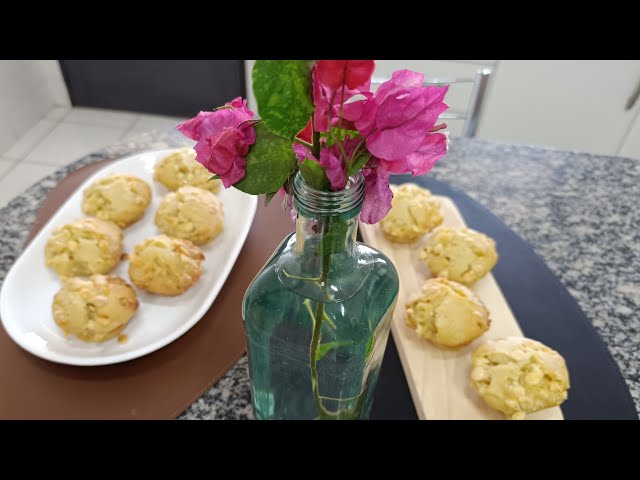 Delicious White Chocolate Muffins: A Quick and Easy Recipe | Galaxy