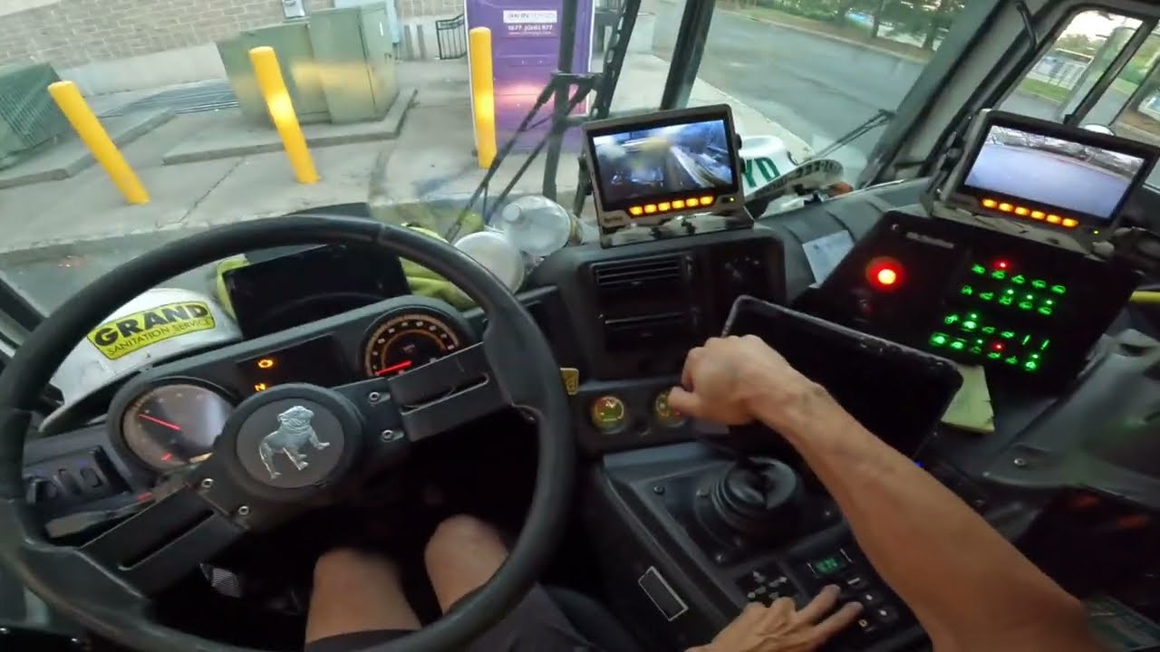 How Garbage Trucks Work, Driving a Front Loader Garbage Truck