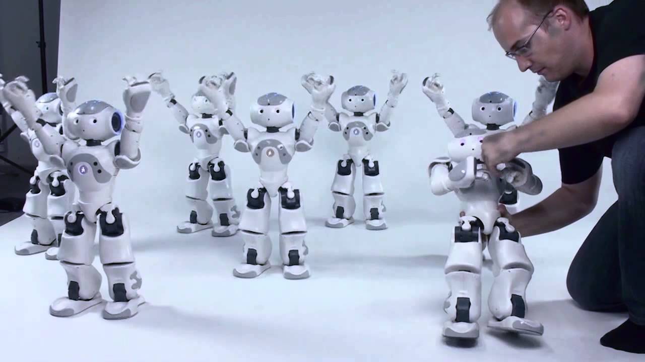 Dancing robots synchronization (MIT with NAO)
