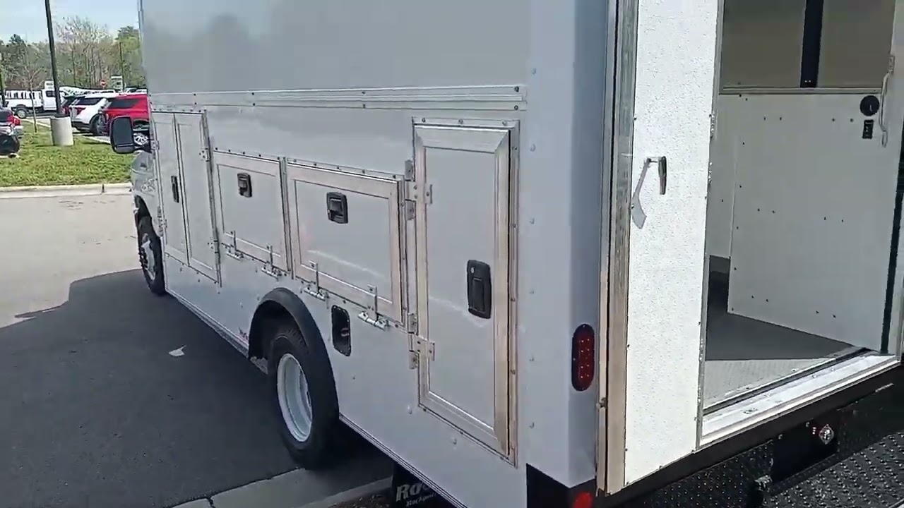 2022 FORD E450 SD For Sale
