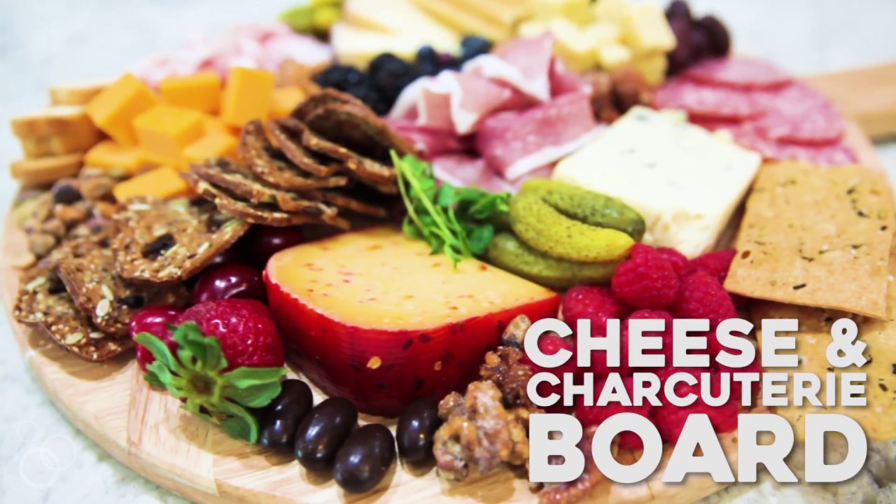 Hot To Build A Cheese and Charcuterie Board