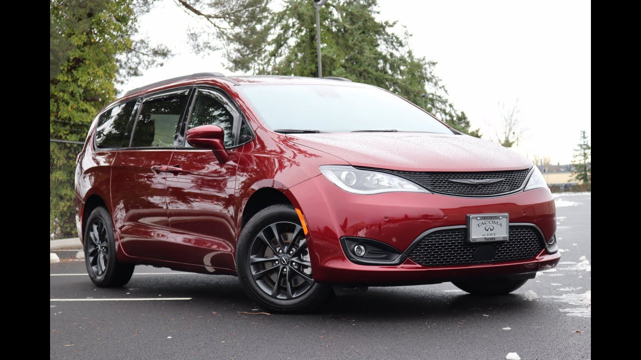 2020 Chrysler Pacifica AWDTouring L Launch Edition