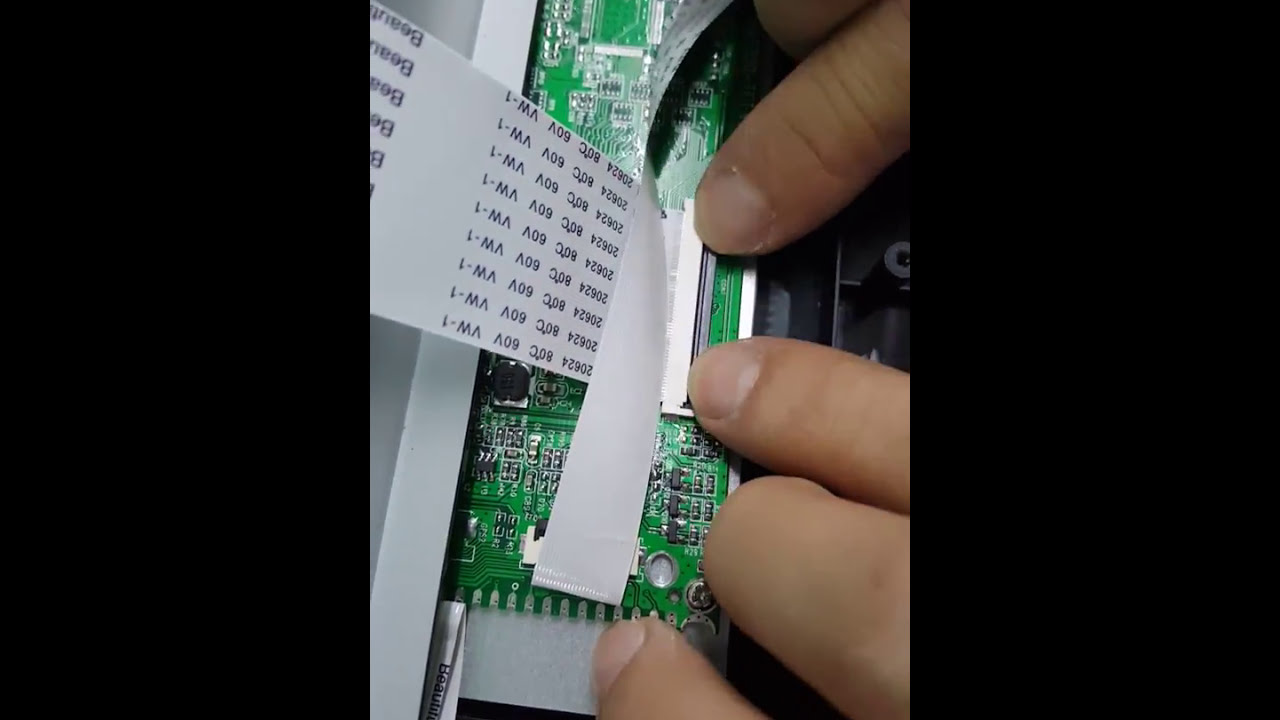 Flat cable connecting