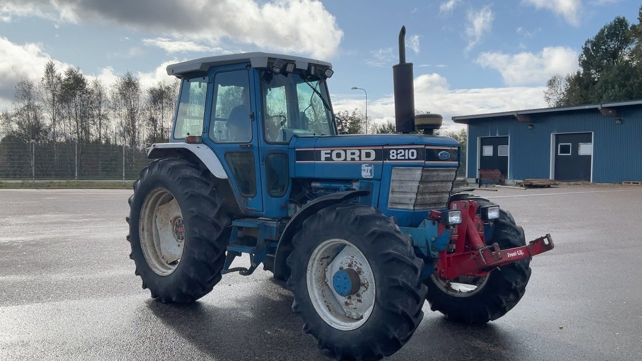 Traktor Ford 8210, Älmhult, Klaravik auktioner