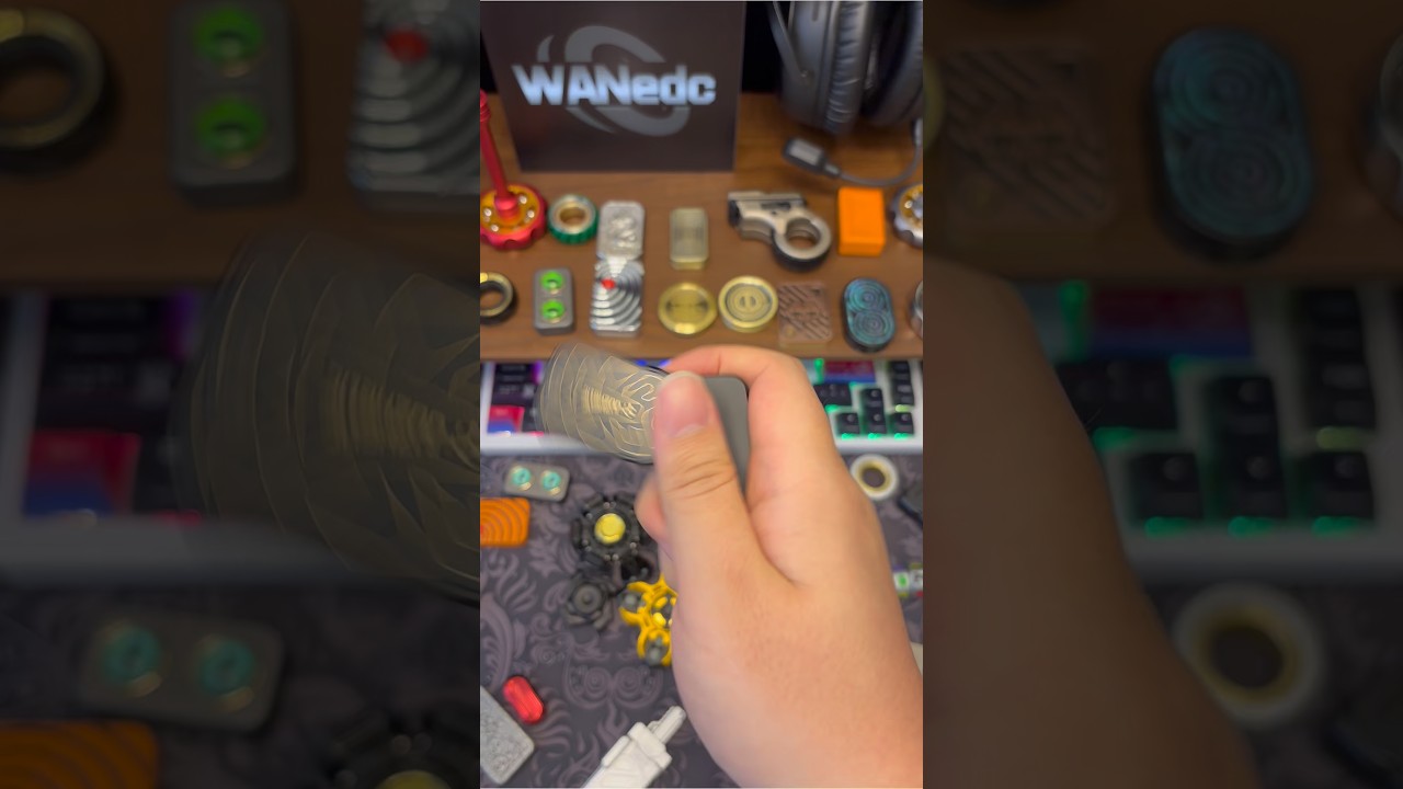 Always one me. Like my phone, but for my mind. #everydaycarry #StressRelief #WANedc #fidgetspinner