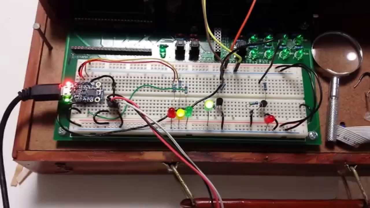 Arduino traffic light controller with PIR & light sensor