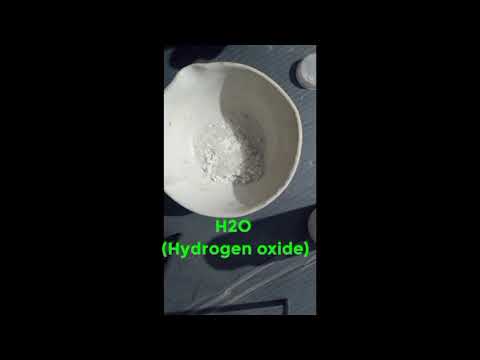 mixing sodium peroxide in hydrogen oxide making hydrogen peroxide and sodium hydroxide #shorts#short