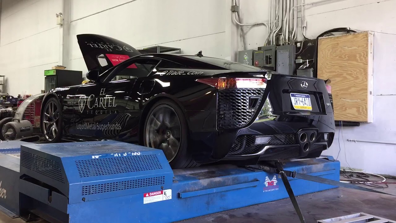 Lexus LFA V10 making music on the dyno!