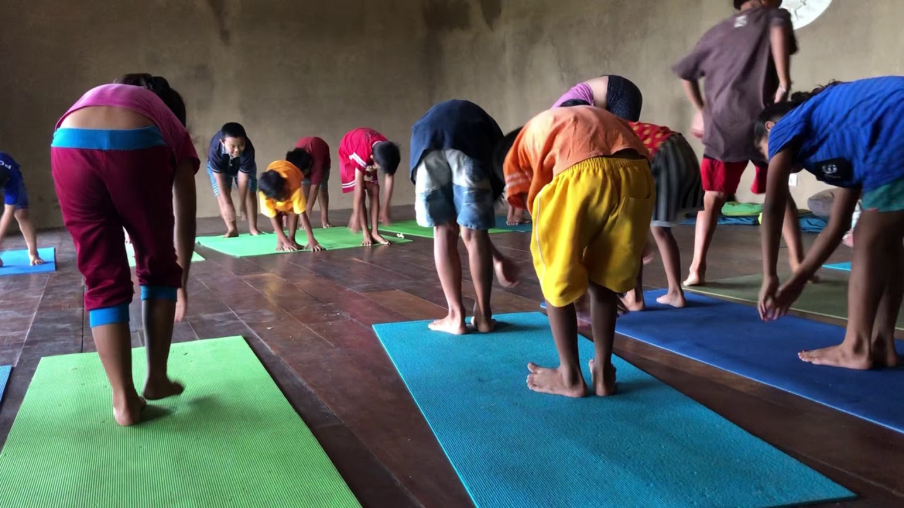 Kidding Around Yoga with Carmen - Sun Salutations for Kids