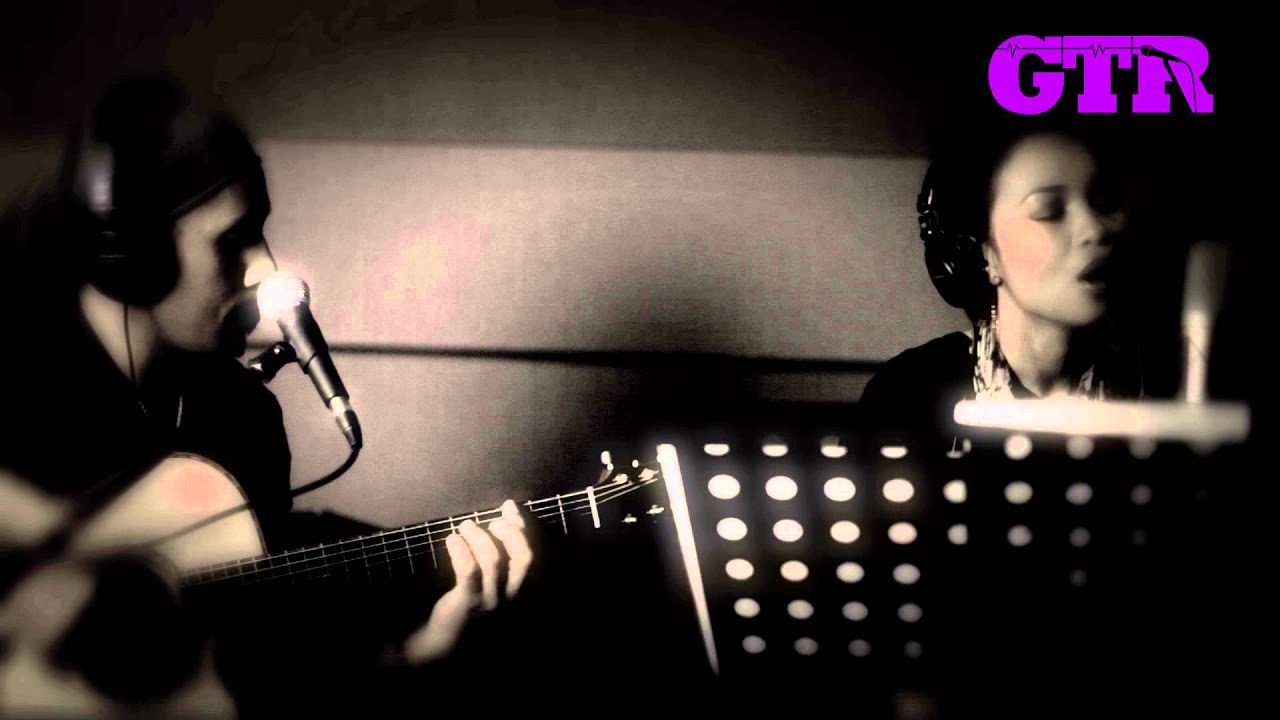 Ain't No Sunshine - Bill Withers (Acoustic Cover by Nadhira)
