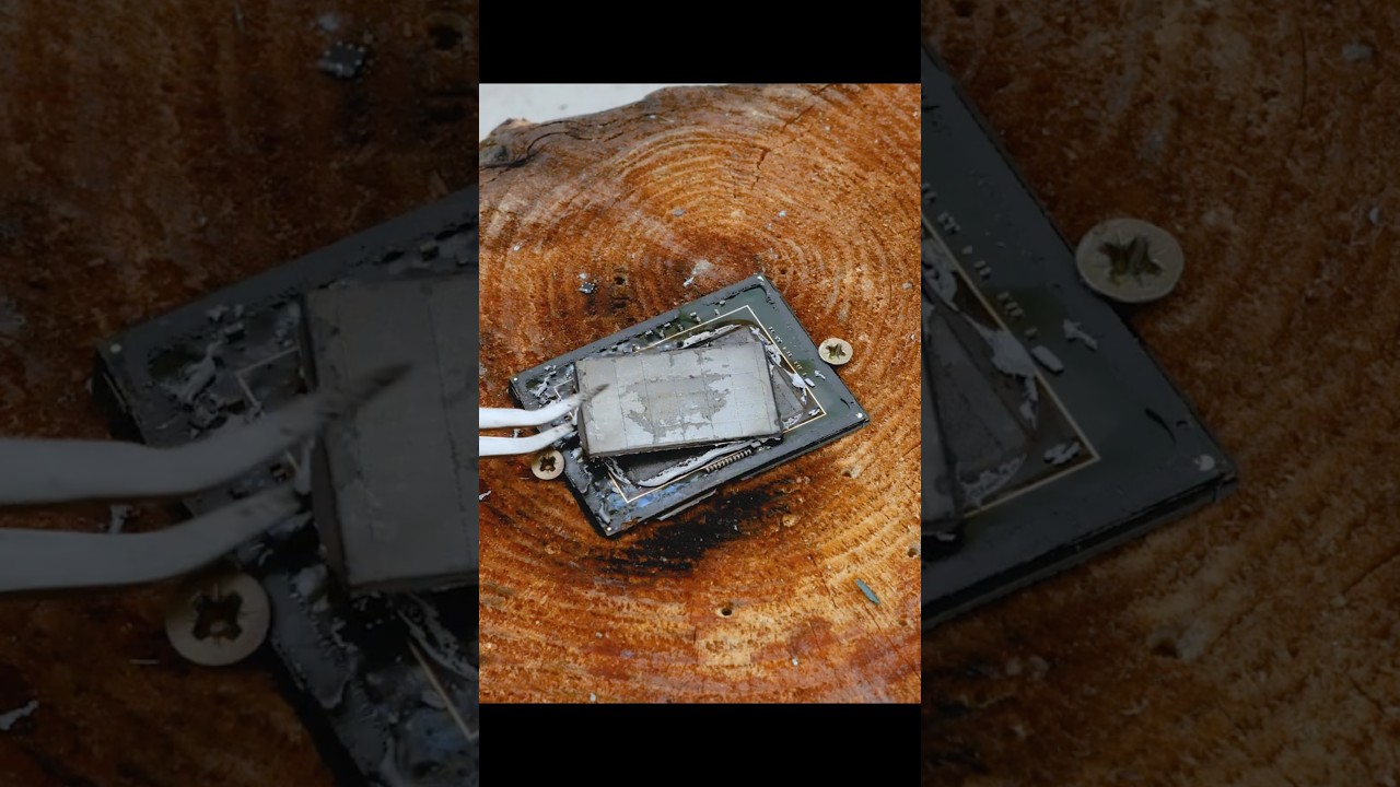 Inside a CPU: Full Teardown of Intel Xeon Processor