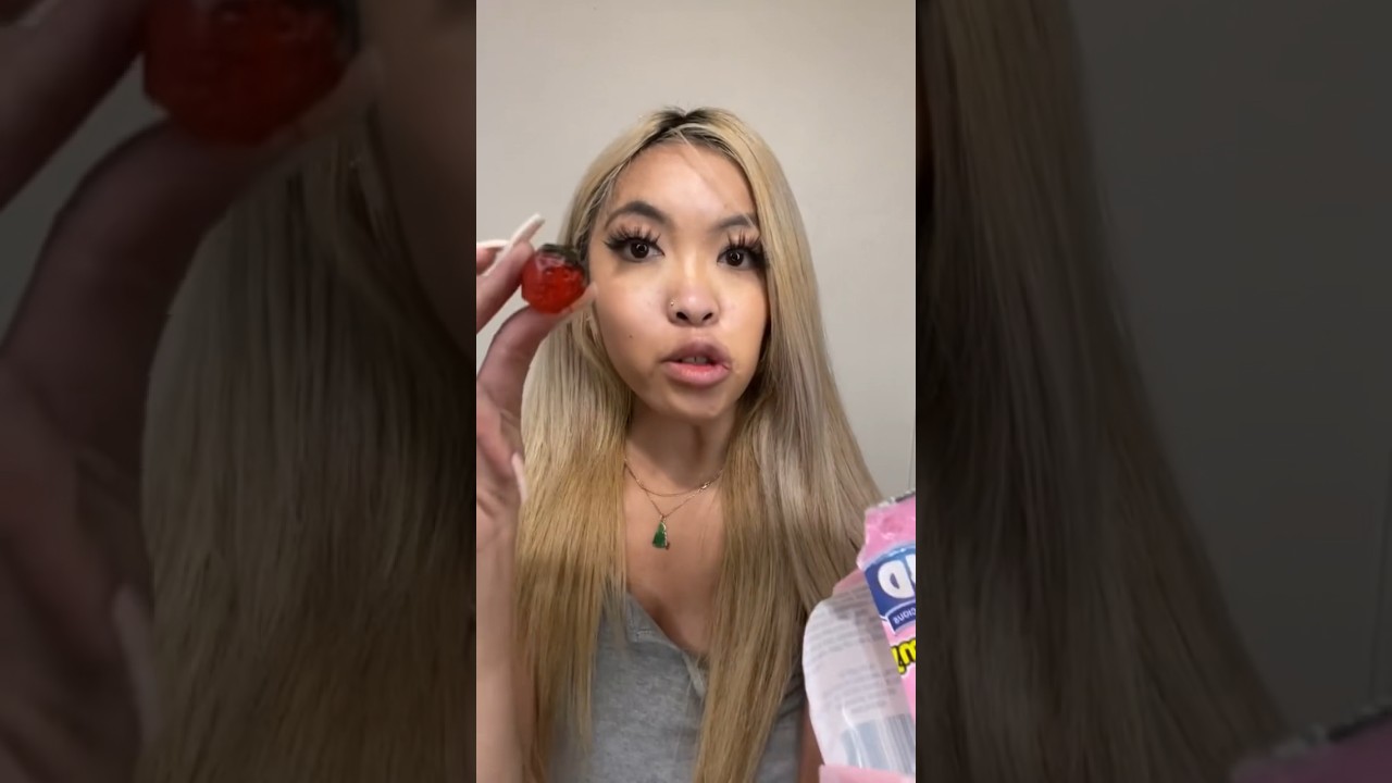 TRYING A 3D STRAWBERRY GUMMY