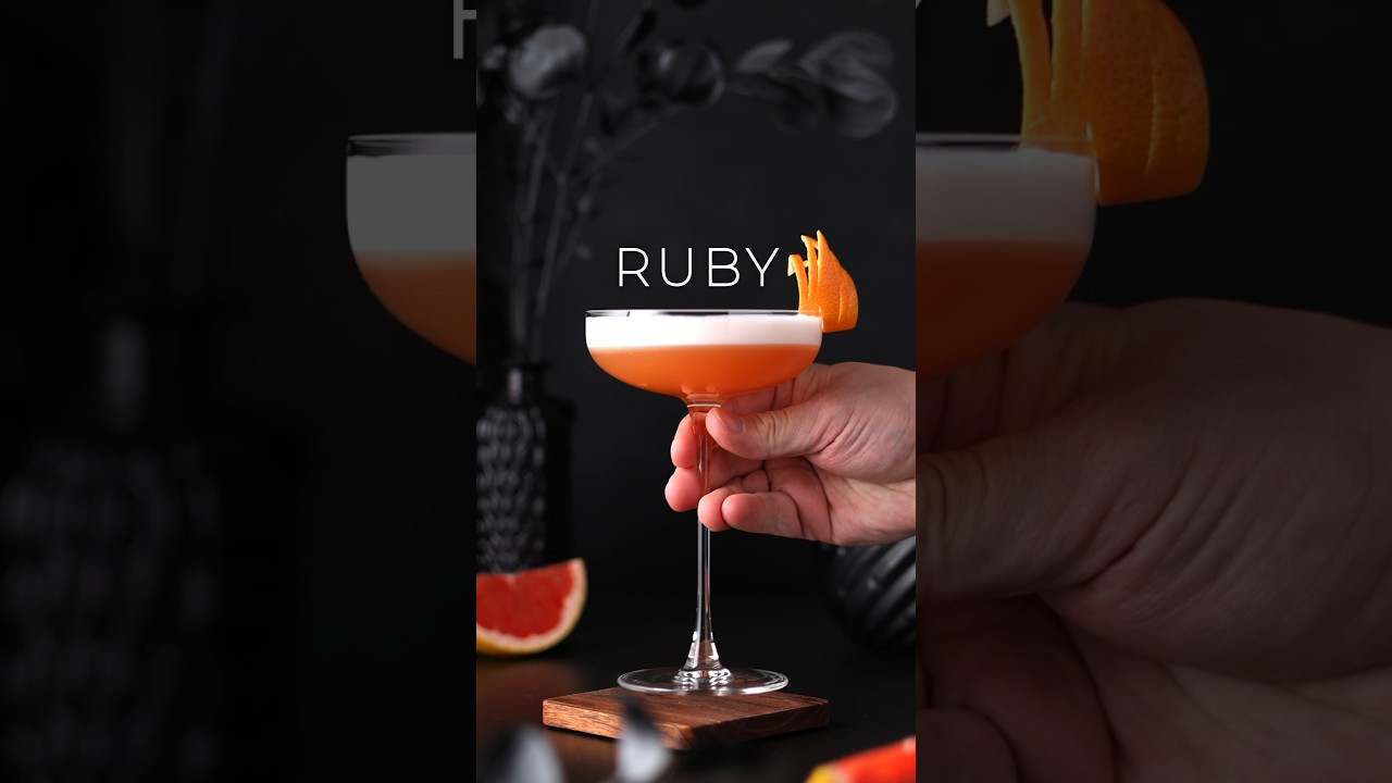 Ruby - a fresh and delicious summer drink recipe with grapefruit and elderflower #summerdrink