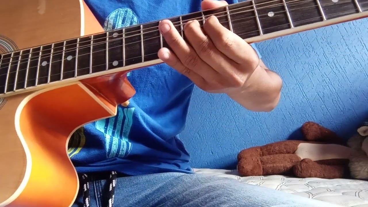Cómo tocar el solo Intro Junior H versión estudio